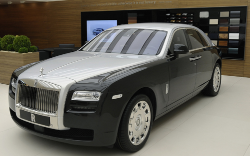 Rolls-Royce Pimps Out a Two-Tone Bespoke Ghost | Torque News